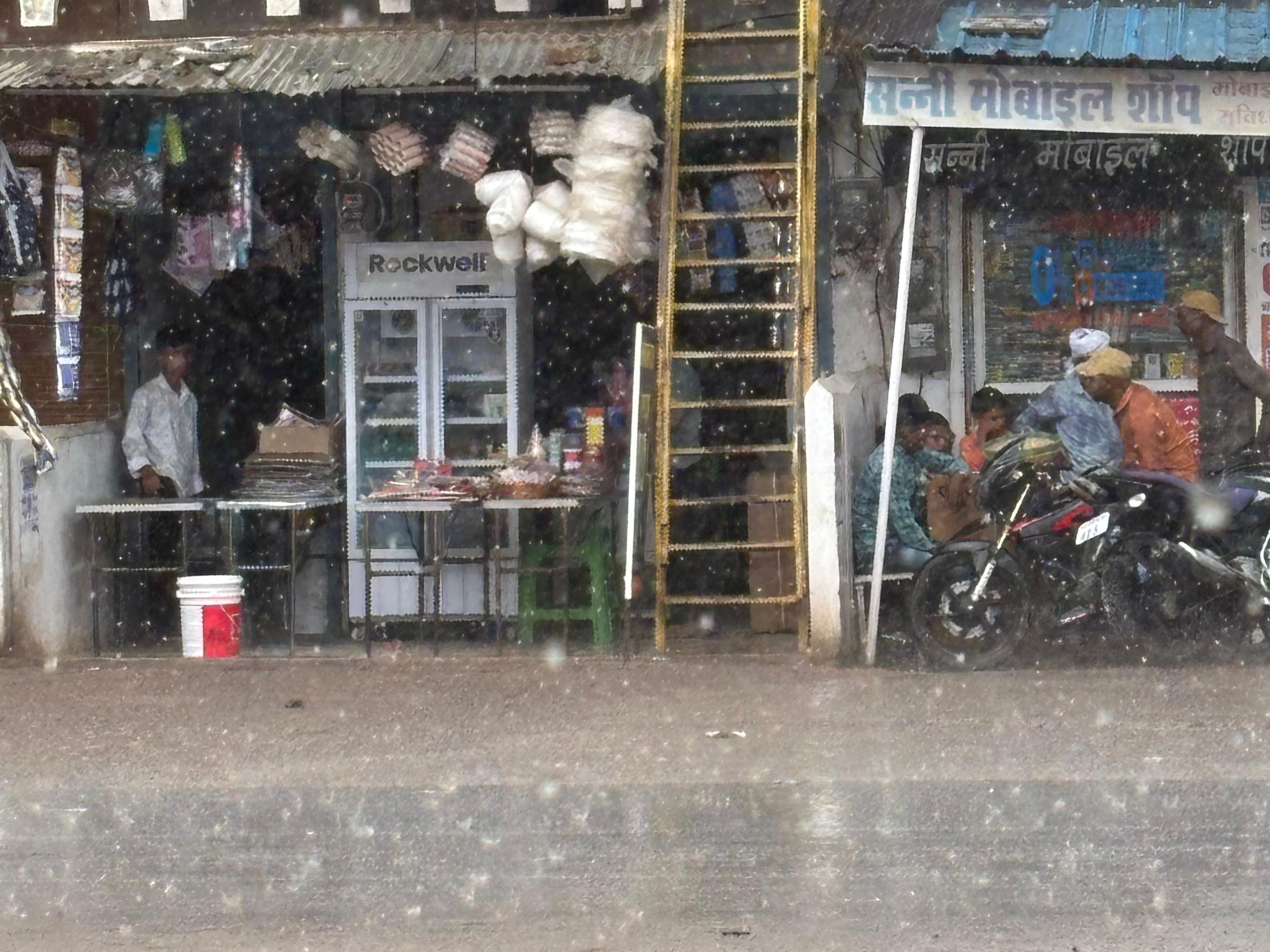 Maihar Rain Waterlogging | Agra Sen Chauraha; Road Construction Laxity ...