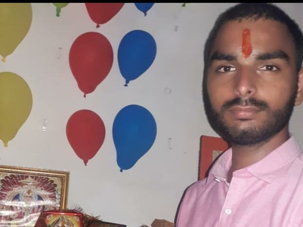 Mathura Yamuna Expressway Accident | Bus Hits Car, Father-Son Dead