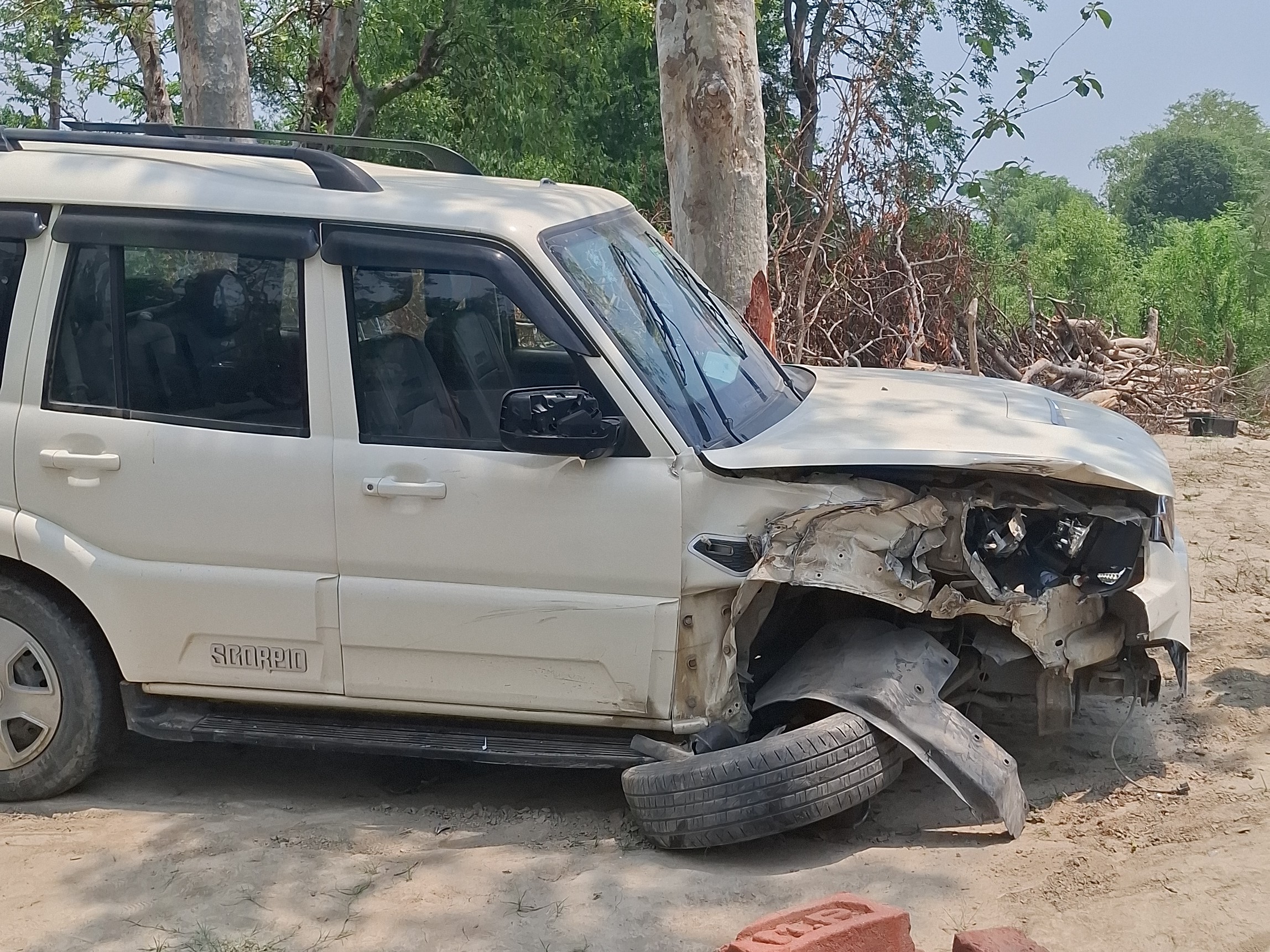 Gonda Accident: Car-Scorpio Collision, Chowki Prabhari Safe