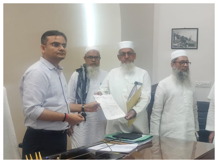Varanasi Masjid Ganj Shaheeda Demolition Stay Demand | City Mufti ...