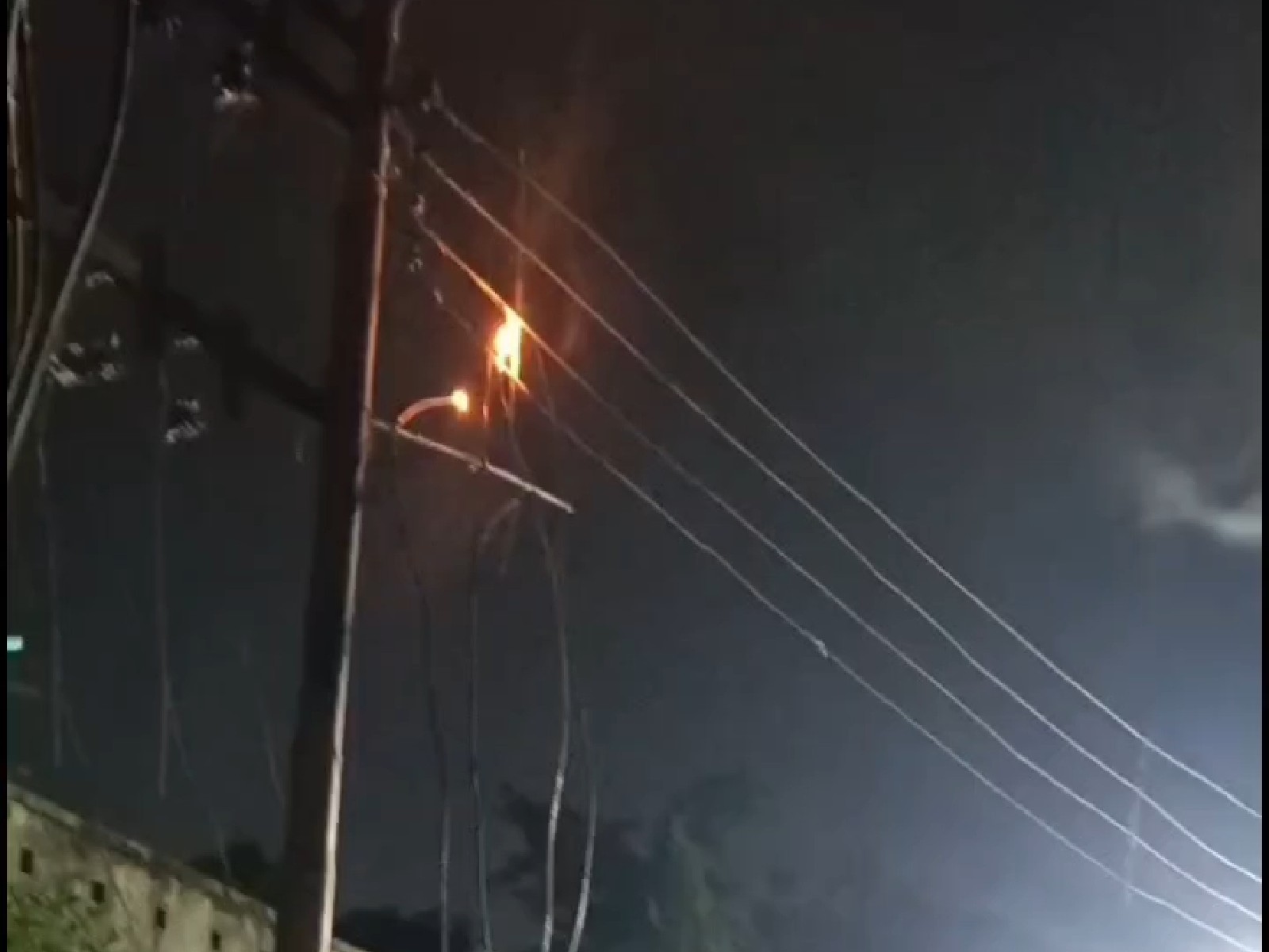 Deoria Power Crisis | Cables Burn, Transformers Fail, Locals Suffer