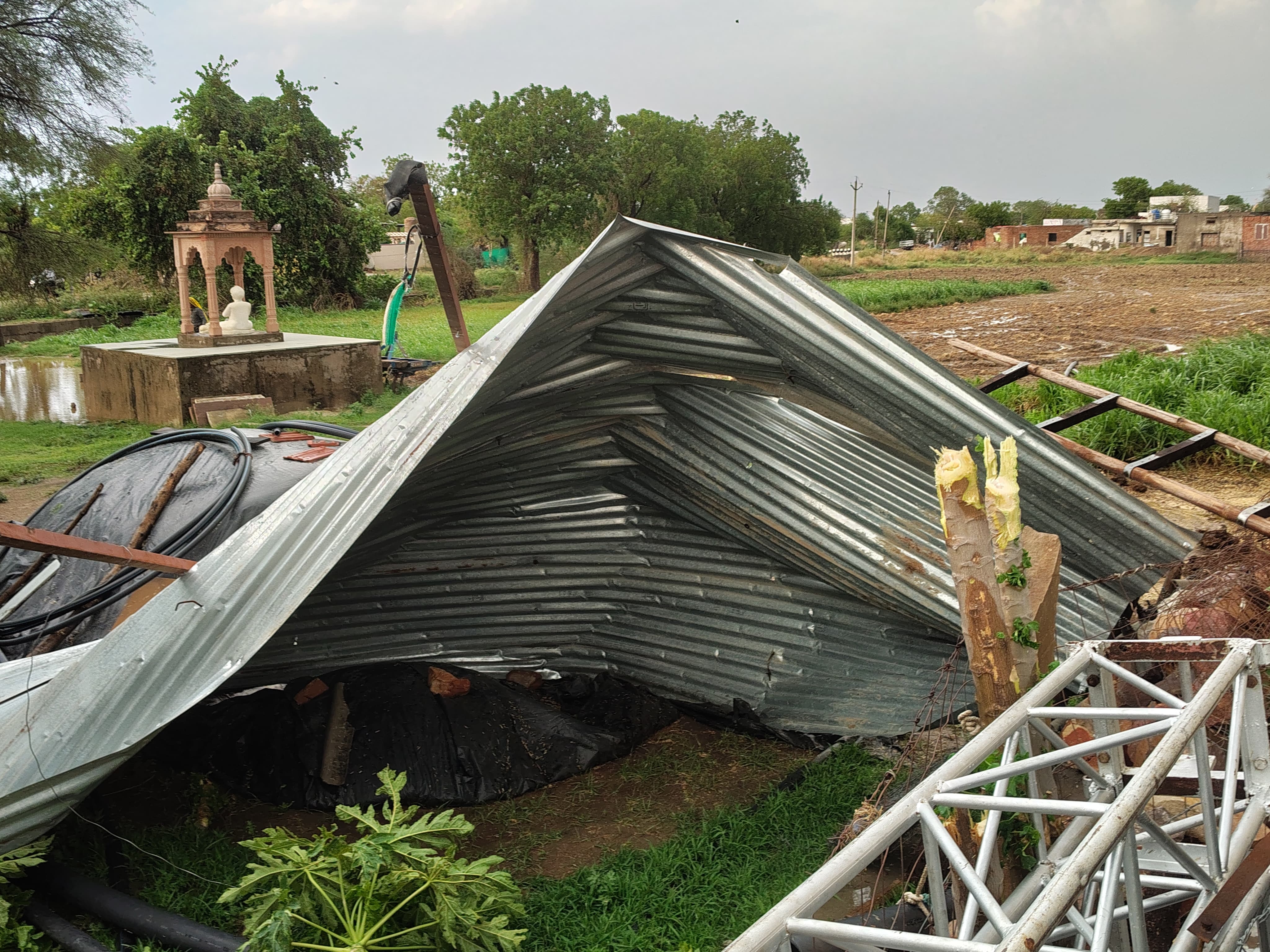 Falling poles, transformers and trees affected public life, teams ...