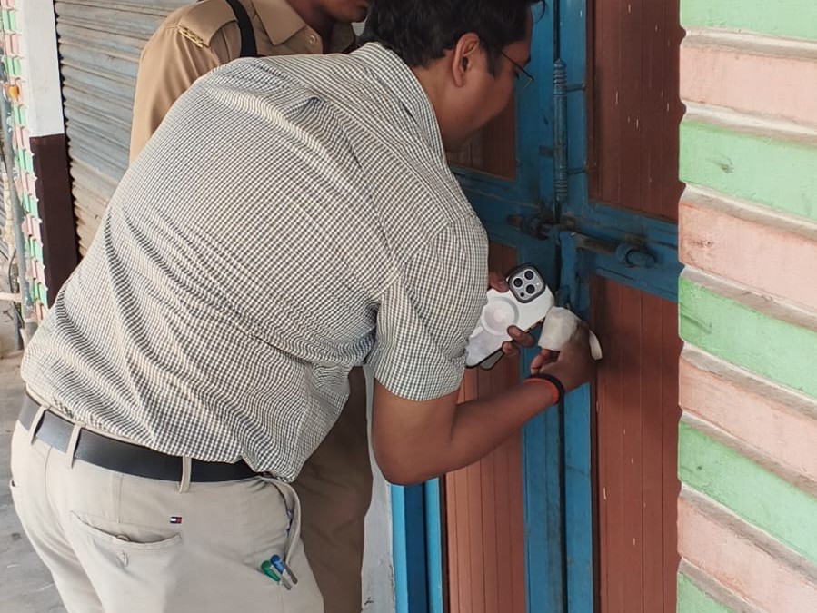Sonbhadra Medicity Hospital Sealed | New Upkar Hospital Doctors Absent