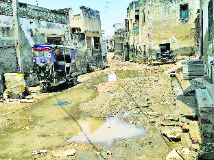 Damaged pole in cowshed creates fear of accident