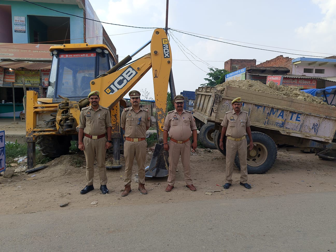 UP Illegal Mining Action: Varanasi 2 JCB, 4 Tractor-Trolley Seized