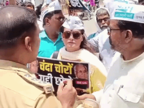 Top 10 news stories from Varanasi yesterday ganga boat stuck aap ...