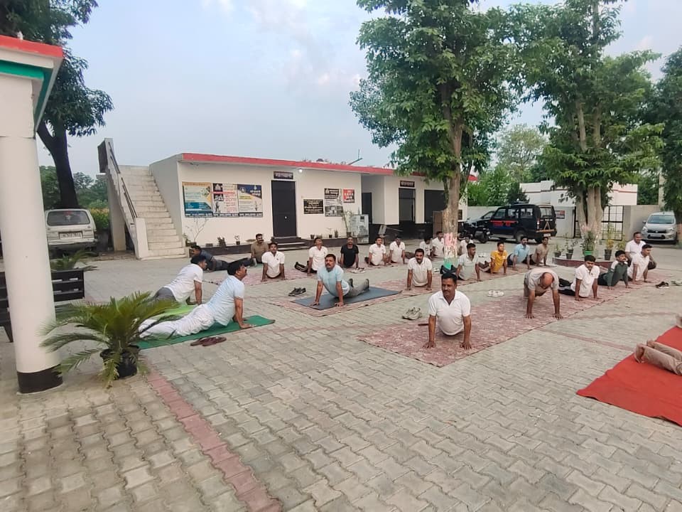Ahar Yoga Day: Villagers & Police Pledge Healthy Life