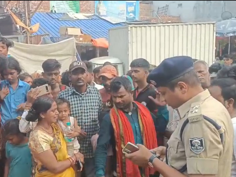 Murliganj Fast Food Shopkeeper Body Found | Protest for Compensation ...