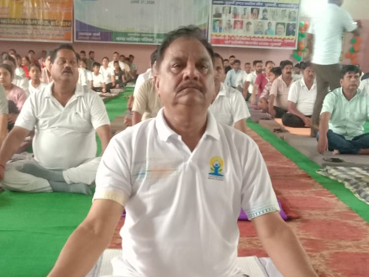 Rajya Sabha MP Mithilesh Kataria Inaugurates 12th International Yoga ...