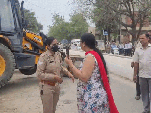 Meerut Aawas Vikas Bulldozer Action | Setback Violation Continues