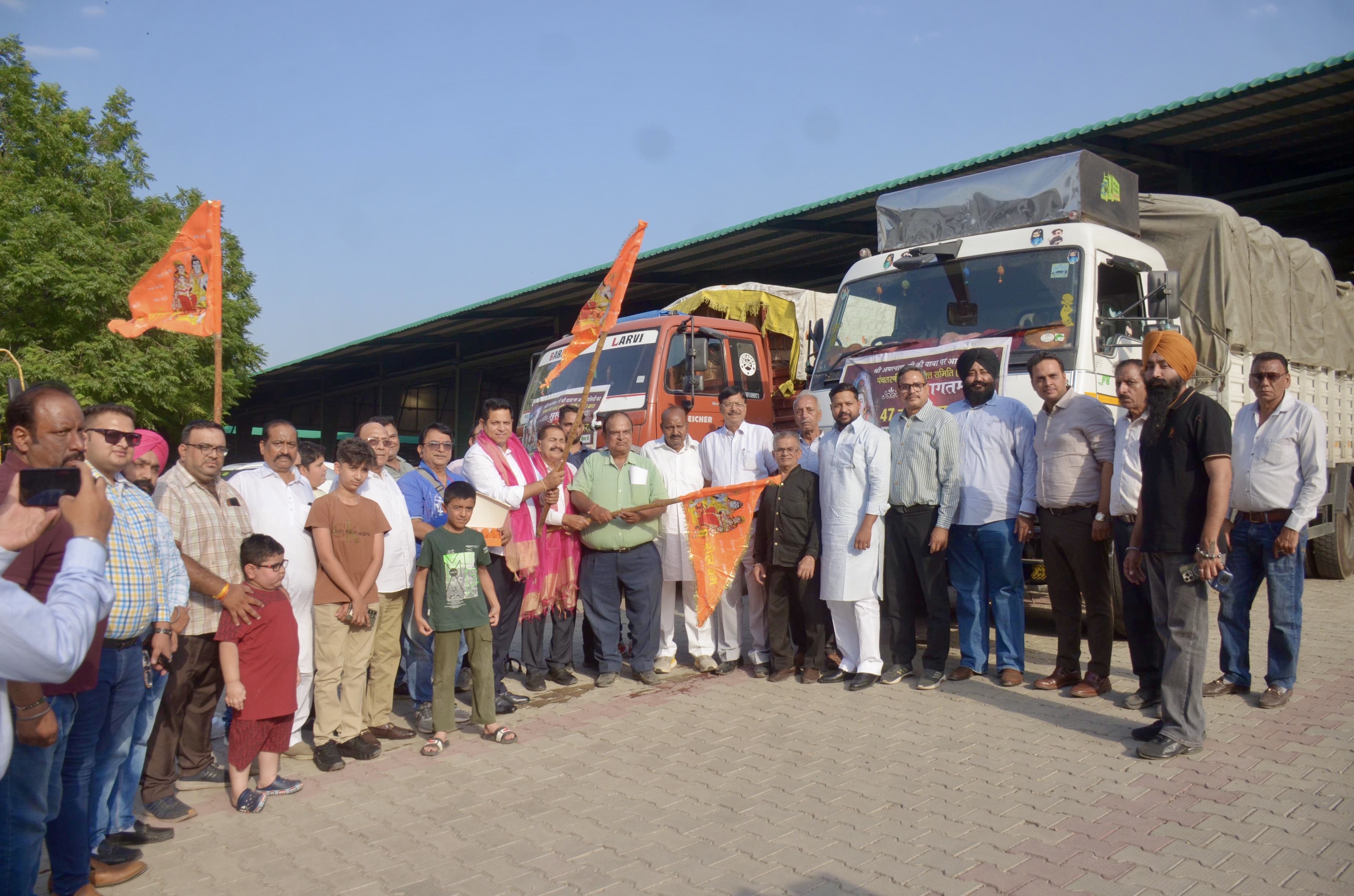 Panchtarni Amar Shakti Samiti sent 3 trucks of langar and tent material ...