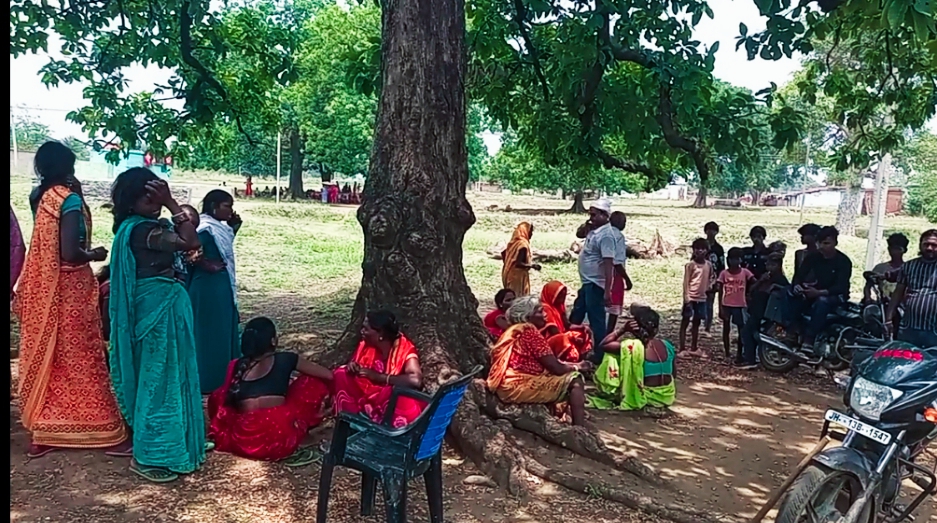 Teenage girl's body found hanging from a tree, investigation begins ...