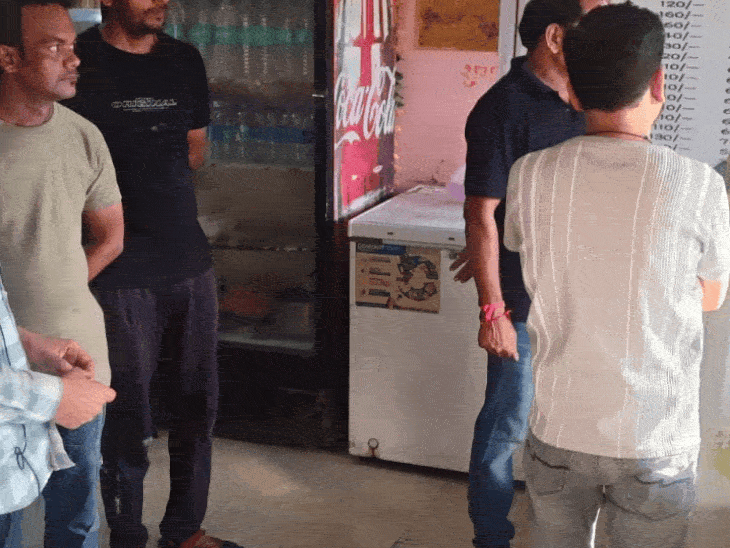 Bhind Food Safety Raids Maakhan Bhog, Daawat Hotel; Samples Taken