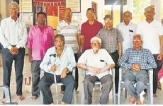 Songs and Ghazals filled the meeting of Tarang Club with joy.