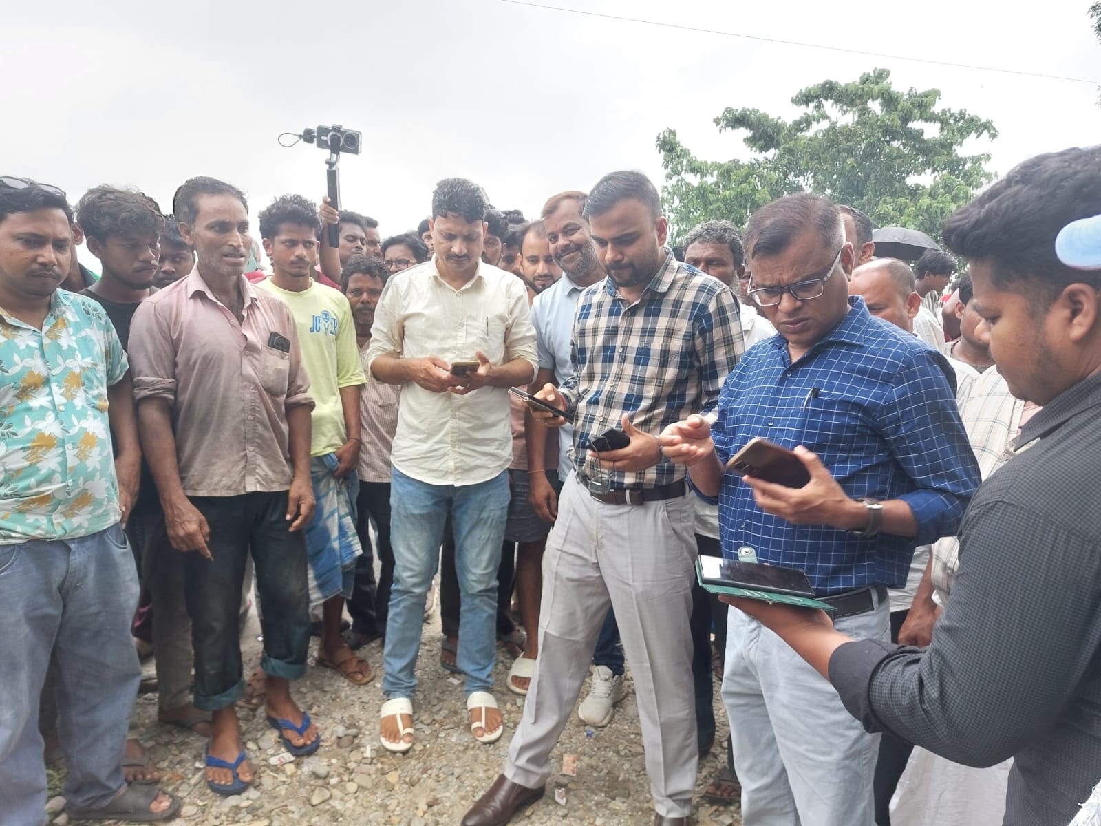 Beluwa-Ramganj Road Blocked | Bihar Villagers Protest Road Construction