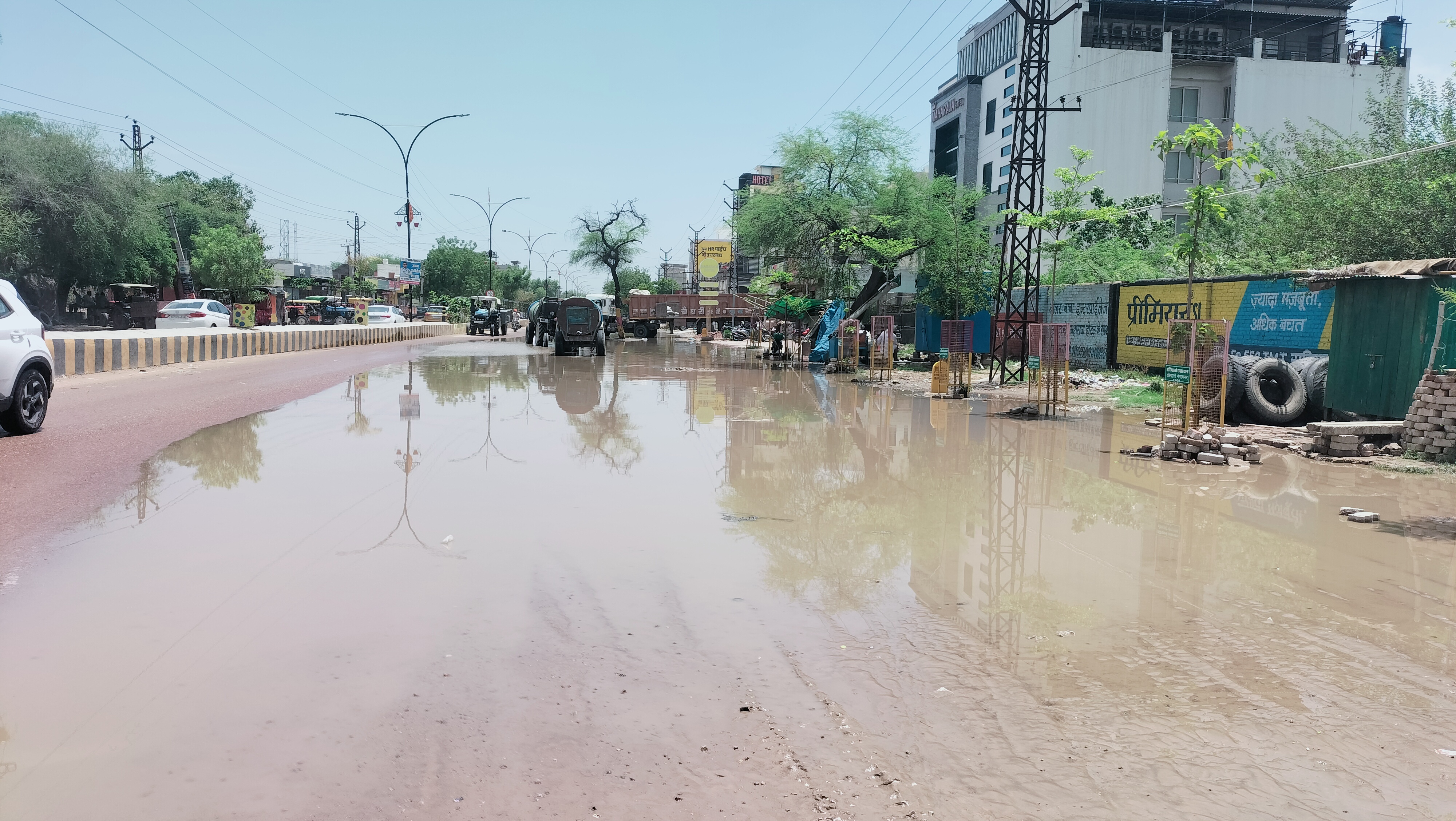 Suratgarh Road is flooded with water, and patients and their families ...