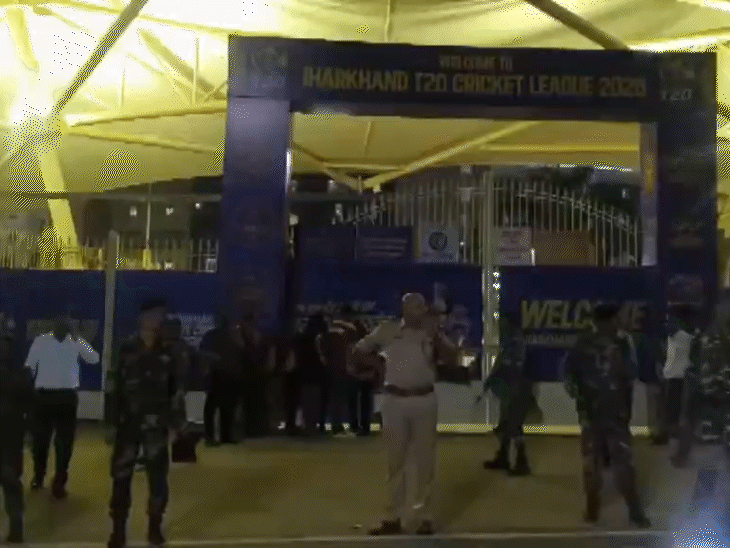 JPL T20 Final Crowd Rush | Ranchi Stadium Gate Damage; Chaos Ensues