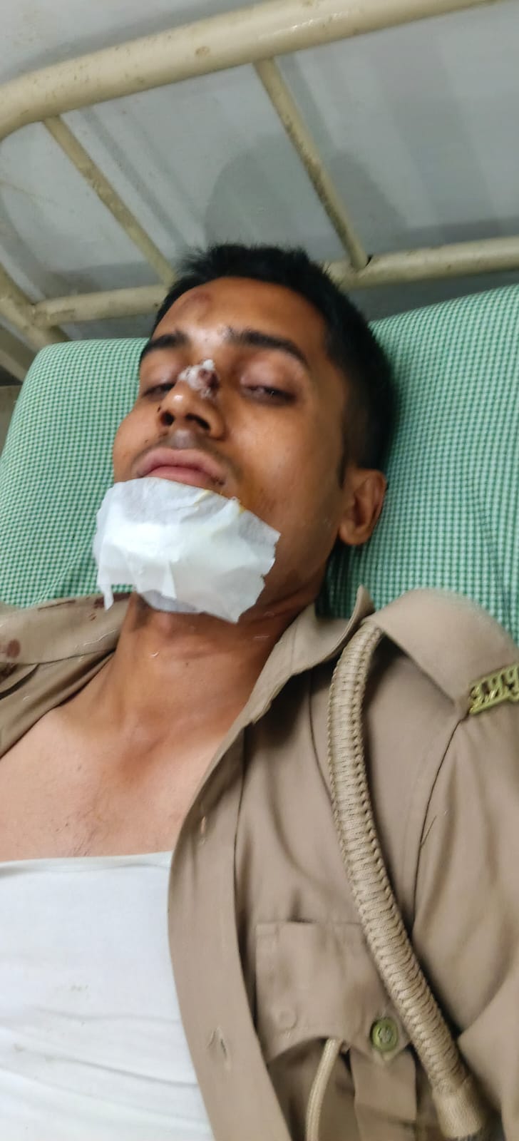 Meerut Businessman Sons Car Race & Police Attack | Murder Intent