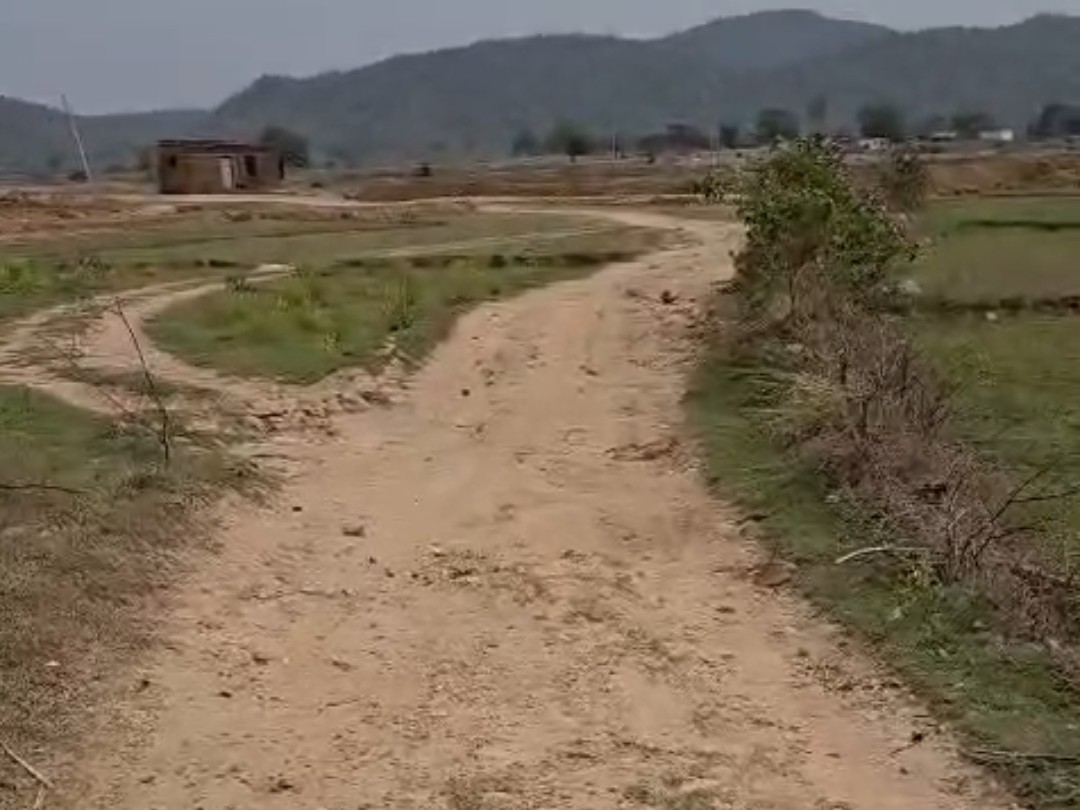 Jamui Village Awaits Paved Road Decades Later | Admin Plea