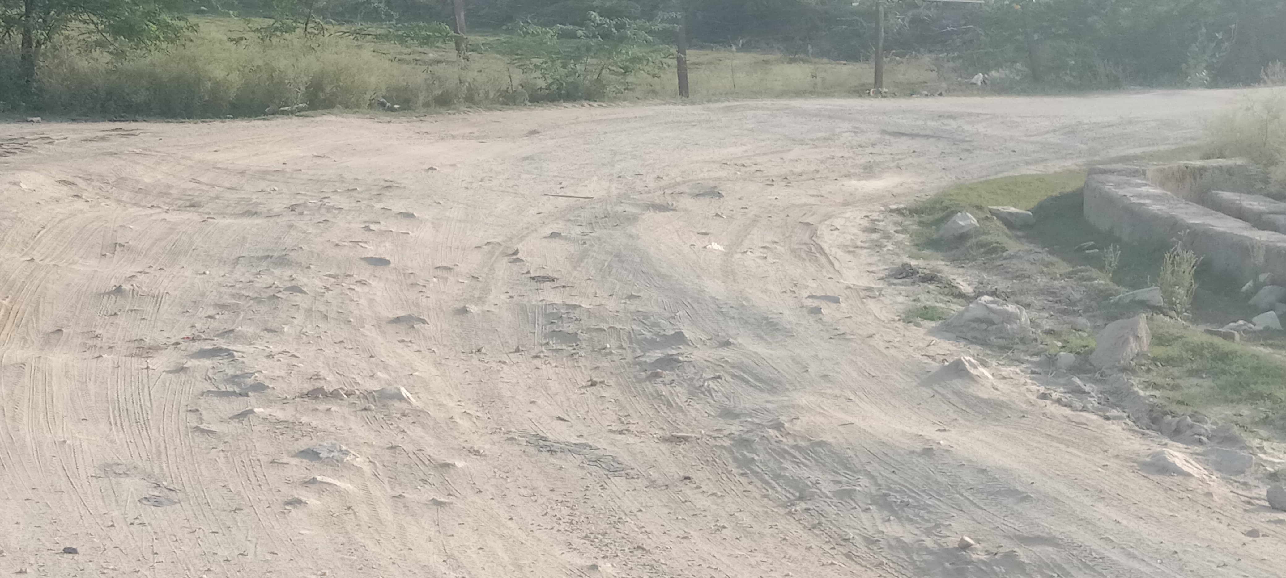 Overloaded dumpers damaged the Dilwari-NH 48 road, causing accidents ...