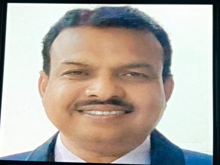 Kota PWD Removes Private Car | Bhaskar Report Action