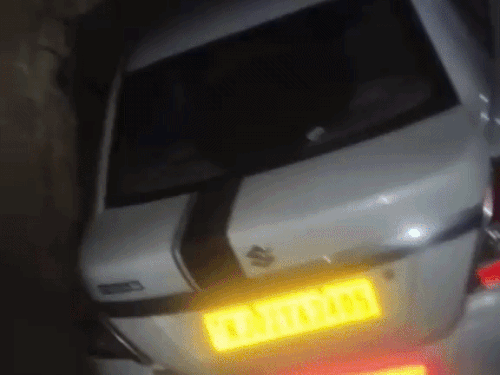 Alwar Sariska Road Car Pit Accident | Driver Rescued VIDEO