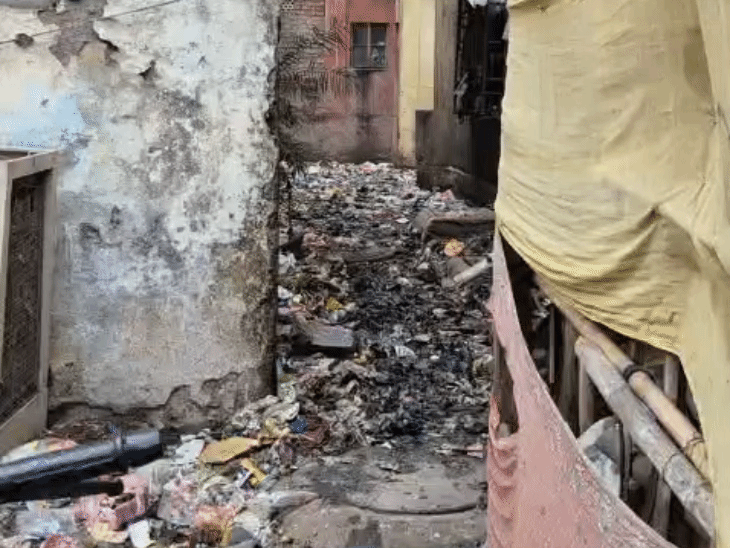 Nehru Nagar Slum: Buildings Decay, Residents Live in Fear