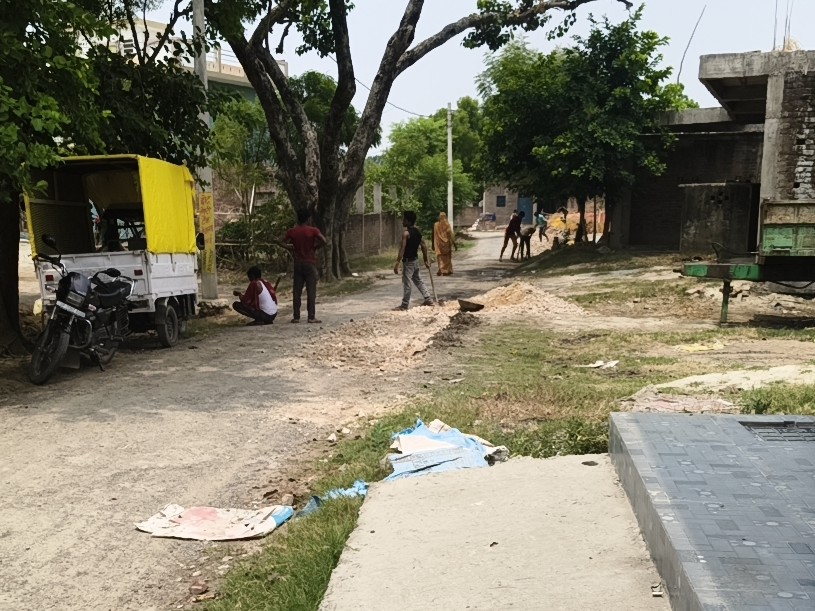 Phoolpur Block Road Work Resumes | Sarvadiah Gram Sabha PWD Project