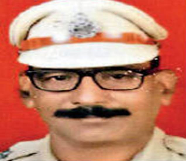 Police sub-inspector Ramesh salvi dies in two-wheeler accident | पाेलिस ...