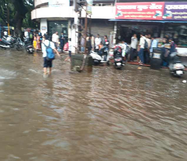 rain in kolhapur pune | कोल्हापूर, पुण्यात मुसळधार; दुपारच्या वेळी ...