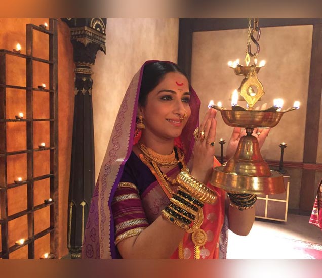 actress poorva gokhale shared sambhaji on set photos | 'संभाजी' मालिकेत ...