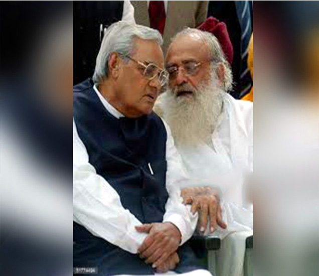आसारामचा एवढा होता रूबाब: पीएम ते सीएम घ्यायचे आशीर्वाद Emperor Of ...