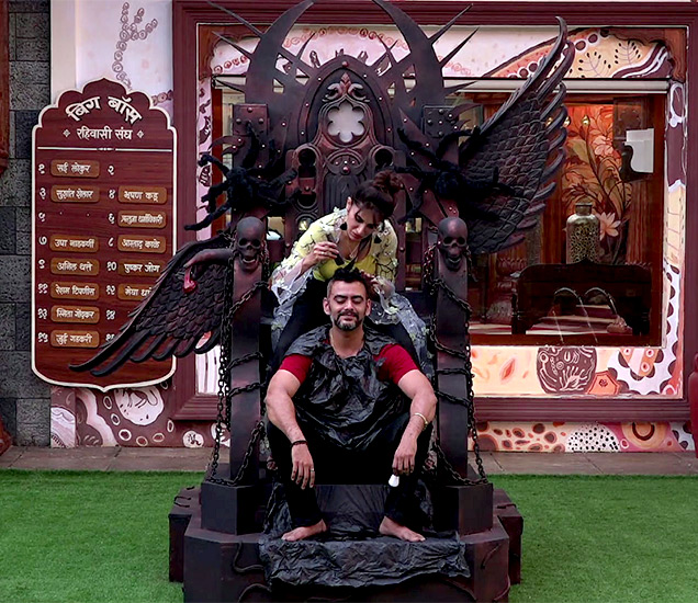 Astad Kale accepted bald look in task of Bigg Boss Marathi | स्मिताने ...