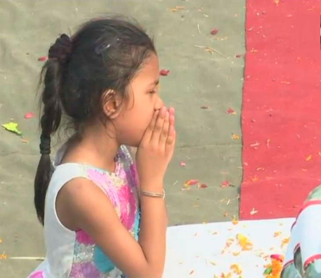 Martyred Deepak Nainwal Tribute By Daughter Goes Viral News And Updates ...