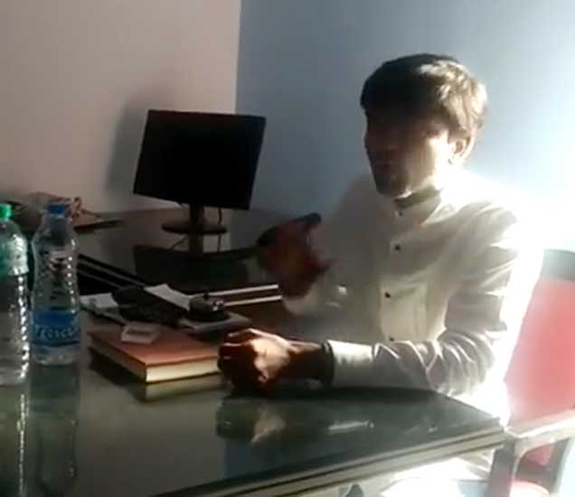 BJP MLA Prashant Bamb Threatens To Gangapur Police Inspector | अामदार ...