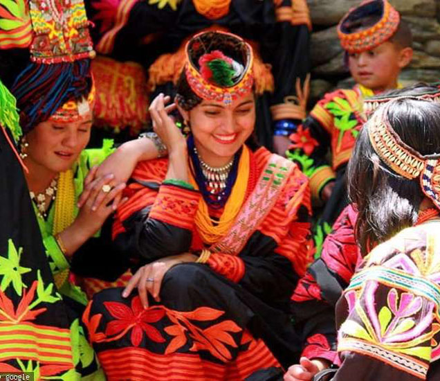 world these women from hunja valley remain younger everytime | स्वर्ग ...