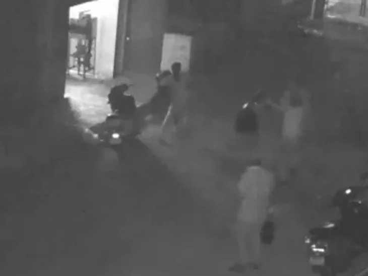 Attack on ex corporater at nasik captured in camera, three arrested