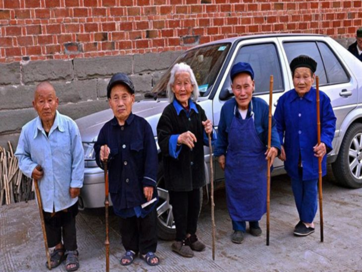 The mystery of chinas dwarf people in village