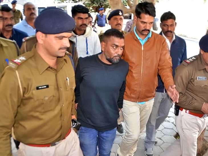Police arrested Manish bairagi in Prahalad bandhwar murder case in ... Police arrested Manish bairagi in Prahalad bandhwar murder case in ...