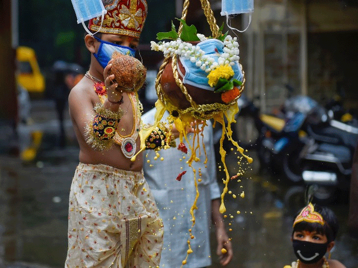 Form Of Dahi Handi Changed In Corona Period: 2 To 5 Govindas Break Pot ...