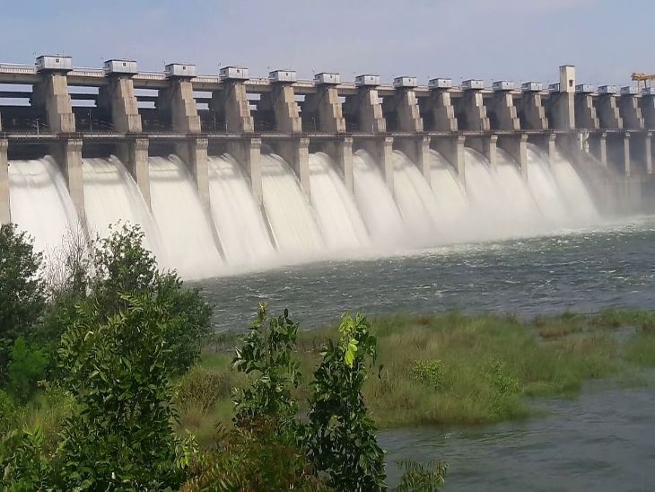 All 27 gates of Jayakwadi dam opened, 94,320 cusecs of water discharged ...