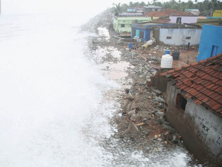 Cyclone Tauktae Latest Photo Update; Massive Damage By Rain In Gujarat ...