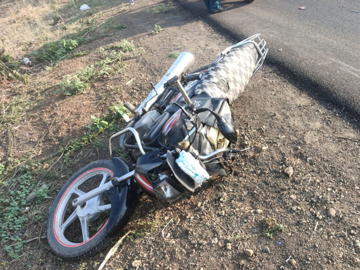 hingoli two-wheeler accident in Dati Shivar woman dead | हिंगोली: दाती ...