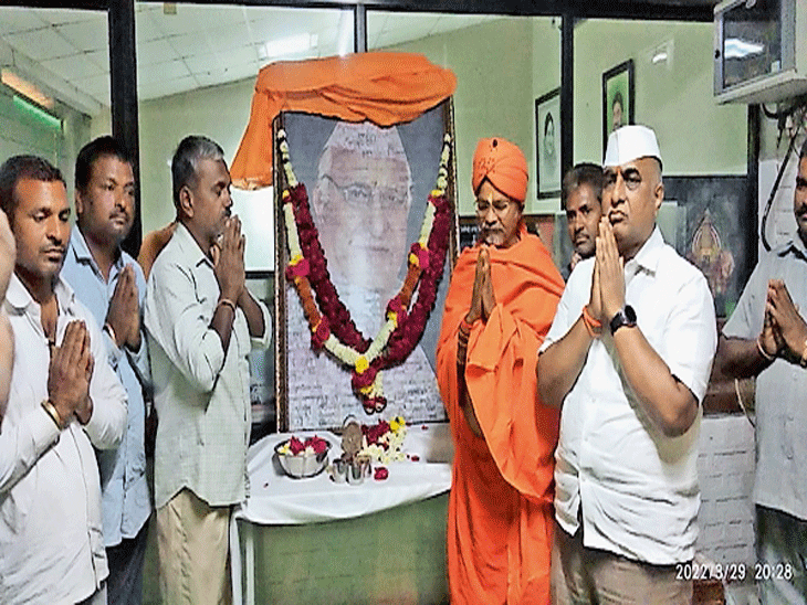 Former Minister Shankarrao Kolhe Karma with him, Mahamandleshwar ...