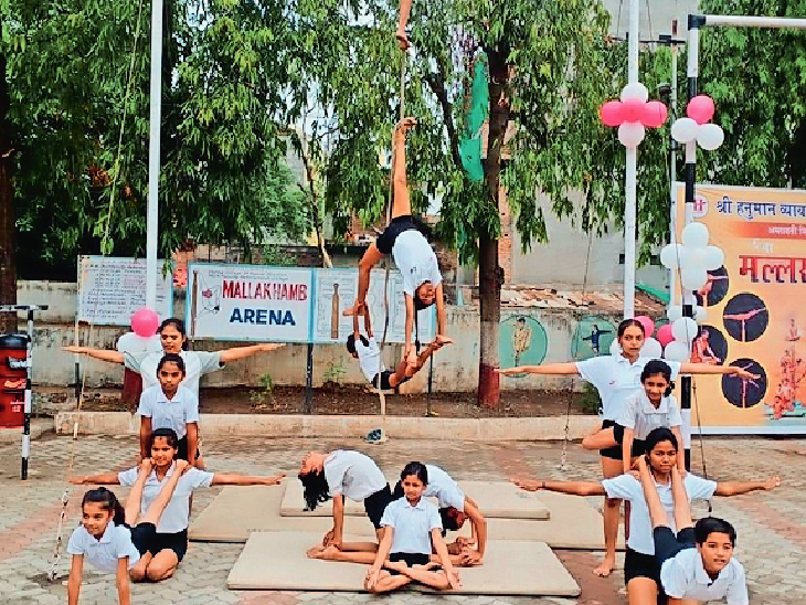 Beautiful demonstrations on Mallakhamba Day in 'HVPM'; Celebration of ...