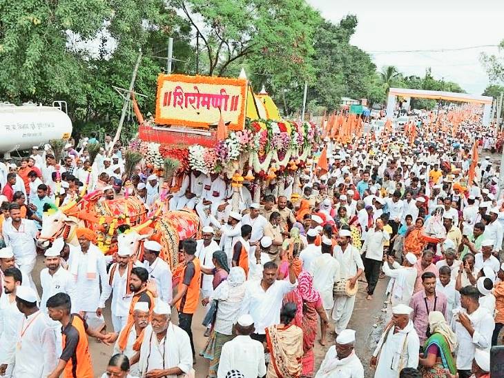 Devotion in the arena ceremony of Akluj | marathi news | तुकोबांची ...