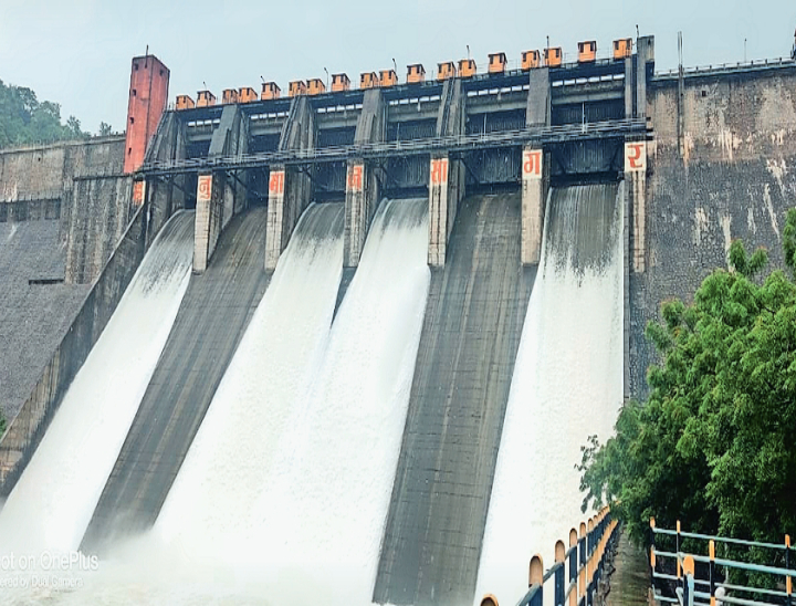 Four doors of Wari Hanuman project opened | marathi news | नदी काठावरील ...