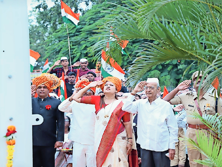 Unveiling of 75 feet national flag by MLA Shweta Mahale | marathi news ...