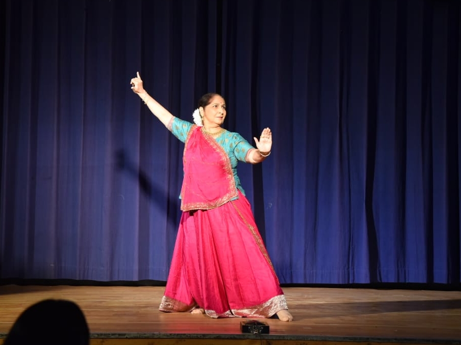 Sivastuti, Ashtapadi and Raga Bihad; Pt. Color of the second day of ...