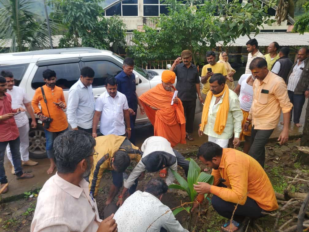 Record tree plantation by Jai Babaji devotee family | 'Sankalpa' to ...